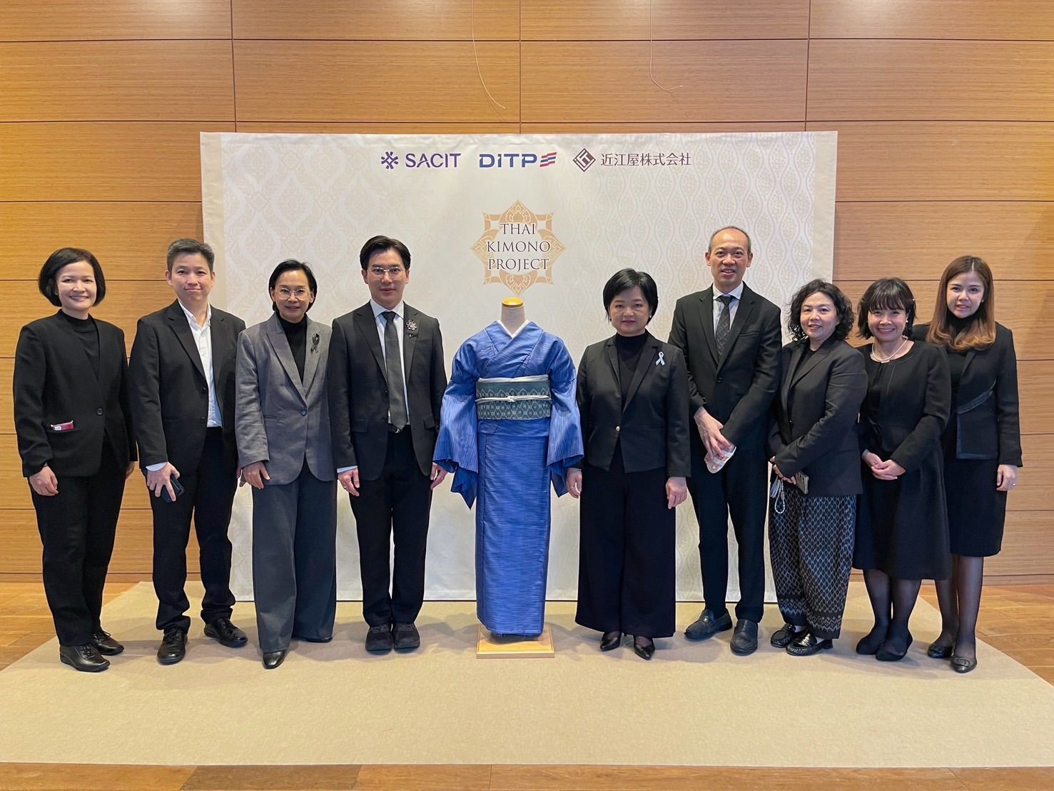 “DITP” จับมือ “SACIT”และ “OMIYA”เปิดตัว “กิโมโนผ้าไทย” ที่ญี่ปุ่น สร้างโอกาสส่งออกใหม่ มียอดจอง ...